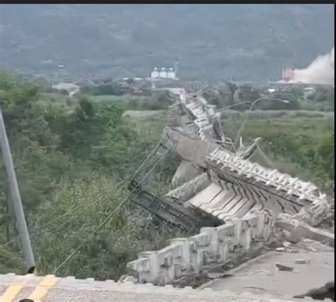 ОБЕГ Газар хөдлөлтийн улмаас 9 хүн нас барж 1000 гаруй хүн бэртжээ