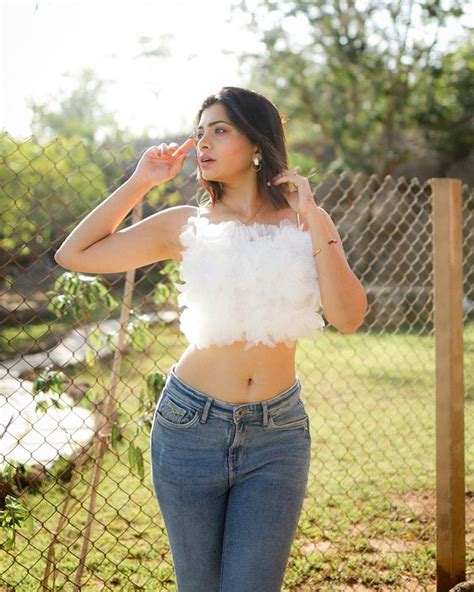 Ruchira Jadhav Navel In Crop Top And Denim Rnavelnsfw