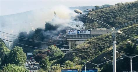 ვეფხი და მოყმის ძეგლის მიმდებარე ტერიტორიაზე ხანძარია ტაბულა