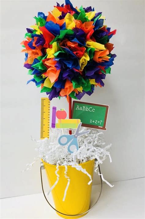This Teacher Inspired Centerpiece Is Such A Cute And Unique T For A