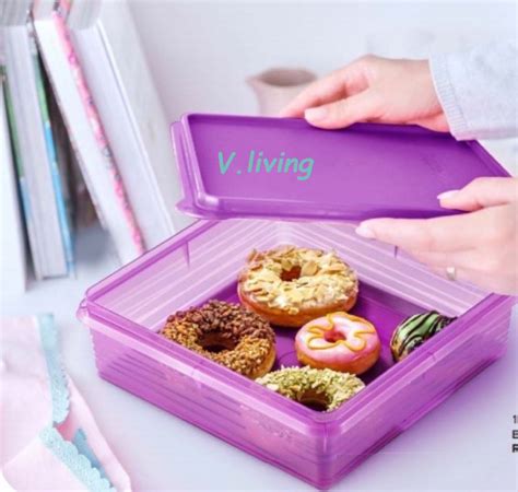 Tupperware B2b Snack Stor 1 2 9l Tupperware B2b Snack Stor 1 2 9l适合放糕点的盒子，pastri Box V