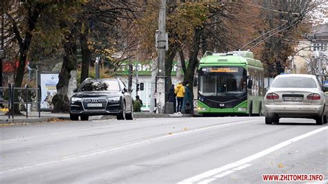 Житомир Info У Житомирі на маршрути вийшла частина тролейбусів але їх стабільна робота все ще