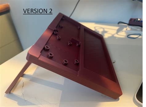 Archivo 3d Gratis Soporte Para Protoboard Con Pie De Impresión Archivos Fuente 🥧・diseño