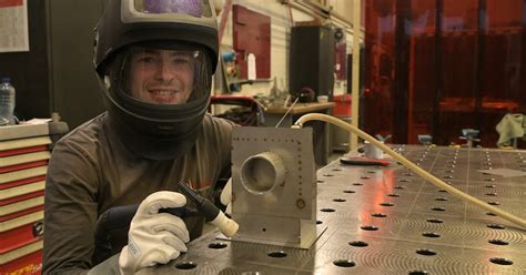 Trillende Handjes Heeft Bart Niet Maar Wat Als Tijdens Het Lassen