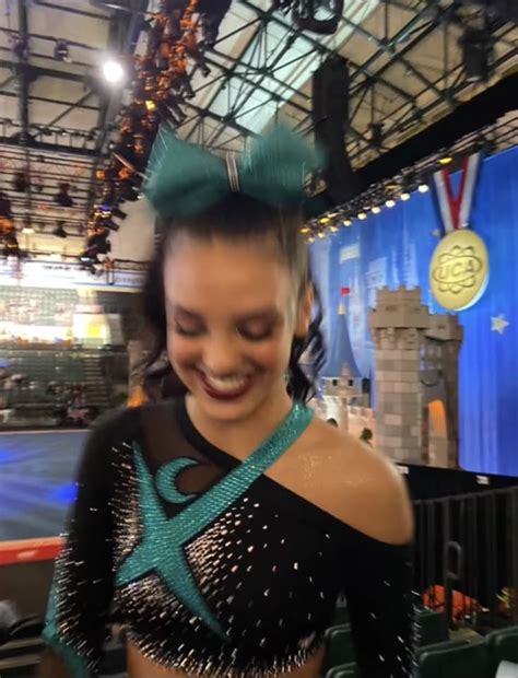 Pin By Autumn On Cheer Pictures Cheer Outfits Cheer Extreme Cheer Girl