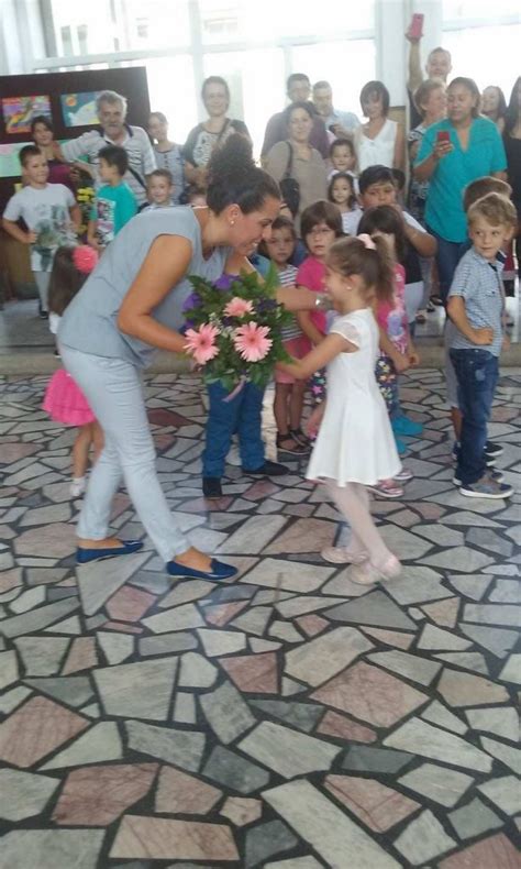 ДОБРЕДОЈДОВТЕ ПРВАЧИЊА ООУ „Дане Крапчев“ Скопје