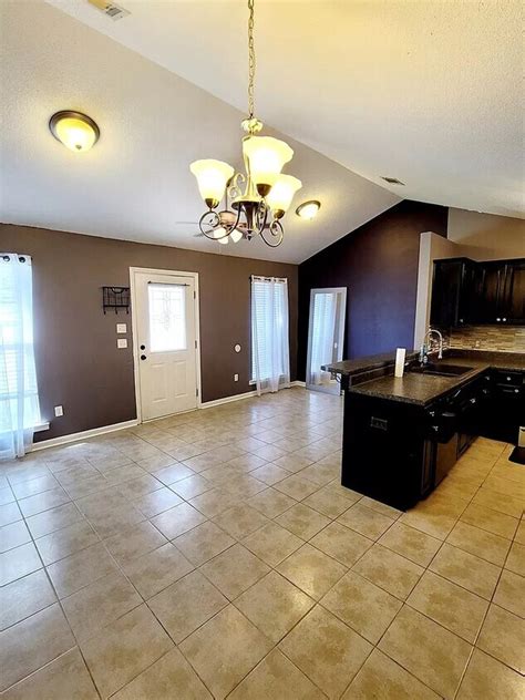 703 Massee Dr Dothan Al 36301 Townhome Rentals In Dothan Al