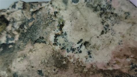 Pyroxmangite Colorockco