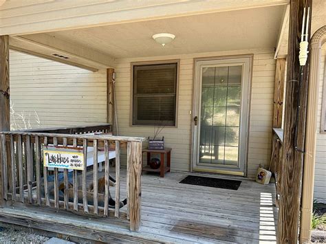 108 Waterside Cir Hs 2 Council Grove Ks 66846 Mls 11187128 Zillow