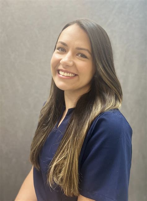 Amber Raduziner Staff Lincoln Plaza Veterinary Clinic