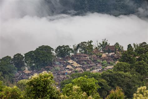 中国仅存的原始部落——翁丁佤寨