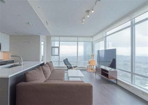 4485 Skyline Dr 4205 Burnaby Bc V5c 0j2 Mls R3063481 Redfin