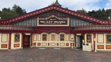 Meet Mickey Mouse • Disneyland Paris