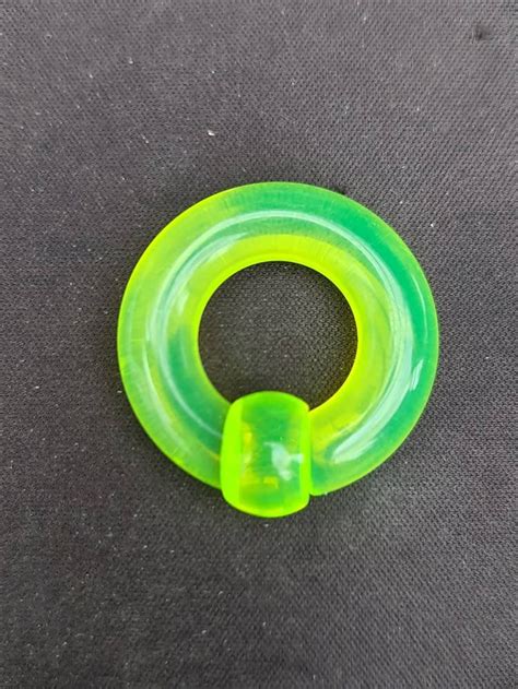 1 X Green Uv Acrylic Heavy Gauge Ball Closure Ring Light Weight