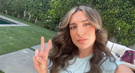 Video Clip Of Popular Twitch Streamer Nadia Stinking Up The Ice Bath