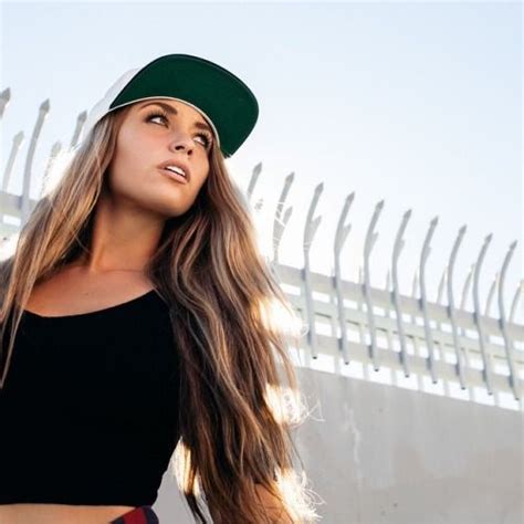 Sydneyamaler Via Selfshotmag “i Can Feel You In My Lungs Pic