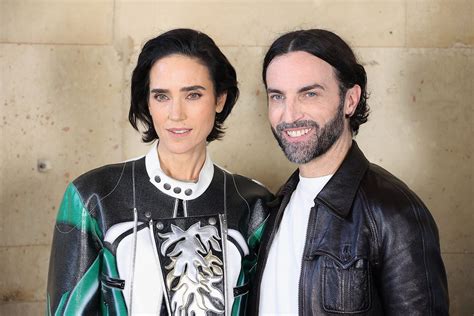 Jennifer Connelly Debuts A Dramatic Bob For Fall Vogue