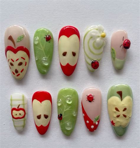 Apple Nails Jel Tirnak Jel Tırnaklar Tırnak Fikirleri