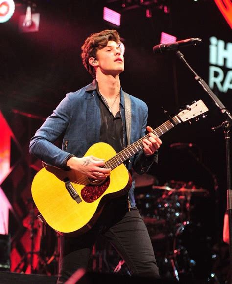 Pin By Maggie Mendes On Faves Of Shawn Shawn Shawn Mendes Mendes
