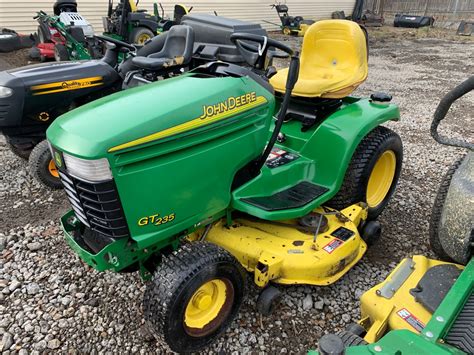 54in John Deere Gt235 Garden Series Tractor W 18hp Kawasaki Engine