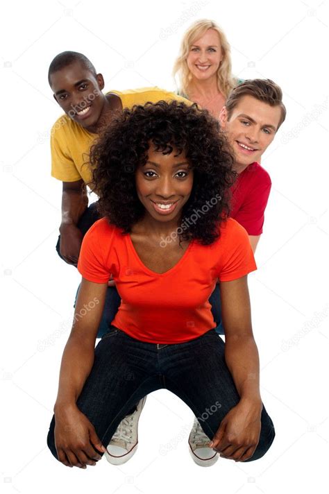 L Nea De Adolescentes Con Detr S De Unos Espiando 2024