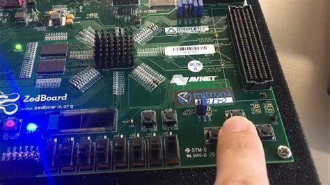zedboard t07 fpga vhdl push button and led debounce toggle