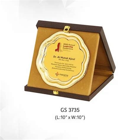 Metal Size 10 15 Inch Golden Plate Trophy At ₹ 1300 In Coimbatore Id 9913876588