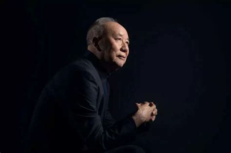 No47 💣 “中国第一民间企业家”：牟其中 半拿铁 商业沉浮录 小宇宙 听播客，上小宇宙