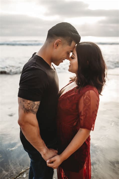This Couple Met Right Before Taking These Sexy Beach Photos Ps Love