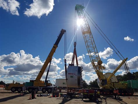 Tutt Bryants Manitowoc Mlc650 Crawler Crane Assembles Tunnel Boring Machines On A Australian