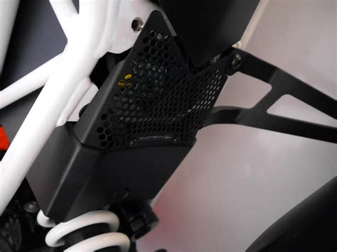 Evotech Performance Ktm Super Duke 1290 R Rectifier Guard Exhaust