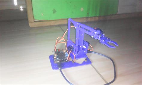 Gallery Fun With Robotic Arm