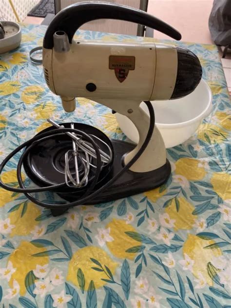 Vintage 1950s Sunbeam Mixmaster Model 7b With White Glass Bowls And More £160 84 Picclick Uk