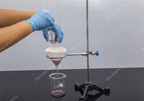 Papel Filtrante En Laboratorio Los Científicos Son La Filtración