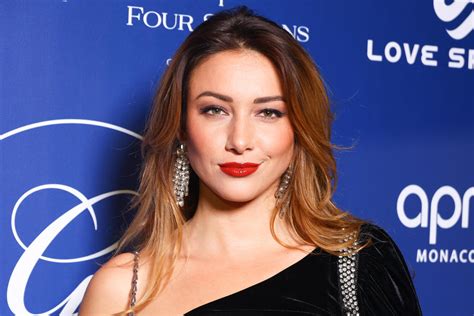 Delphine Wespiser Elle Est Enceinte Ou Quoi Tu As Bien Grossi