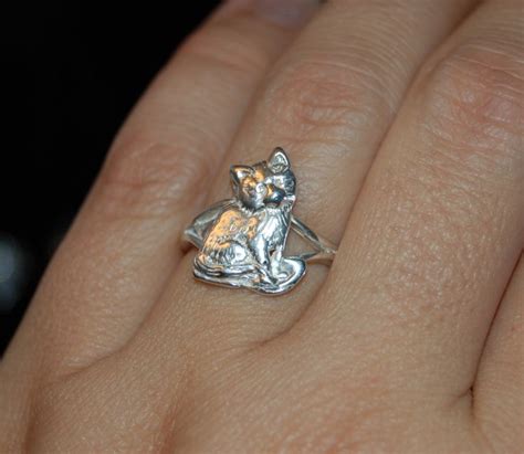Seated Cat Ring In Vintage Silver Bkc Krng97 Etsy Cat Themed