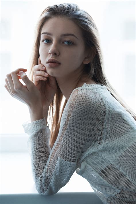 Elya Kl Quest Artists And Models