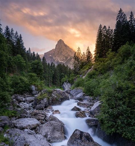 Променливо облачно со повремени врнежи од дожд пообилни на исток Временска прогноза за 12 2