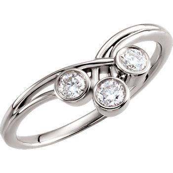 14kt White 13 Ctw Diamond 3 Stone Ring Bezel Set Diamond Ring