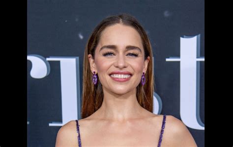 Emilia Clarke Sexuality Is She Bisexual Or Lesbian