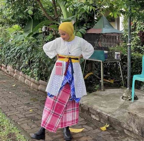 Foto Artikel Berkain Kembali Menjadi Tren Pop Culture 3 Tips Ootd