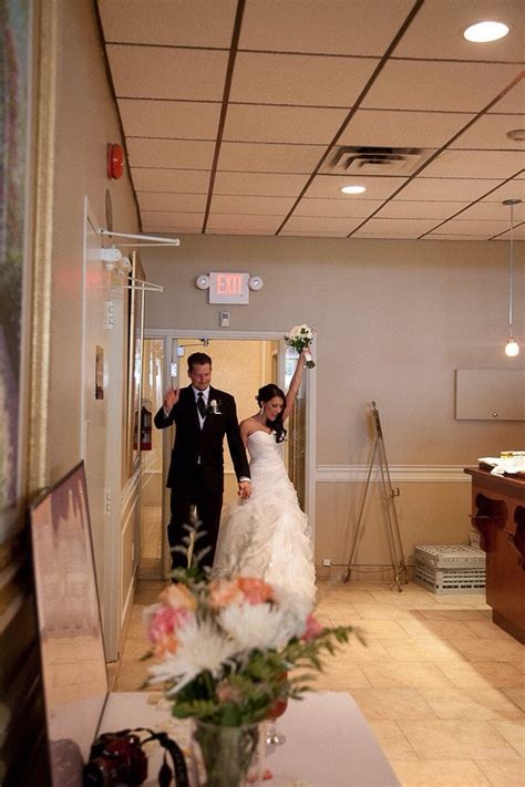 Im A Huge Introvert I Married An Extrovert Here Are How Most Of Our Wedding Photos Looked