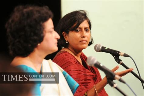 Vinita Kamte News Photo Vinita Kamte Right Wife Of S