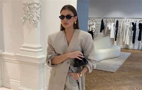 Актуальний вибір сезону як виглядає наймодніший жакет весни 2025 Читайте на Ukr Net