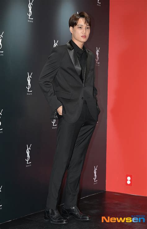 엑소 카이 올블랙 수트핏[포토엔hd] 뉴스인코리아