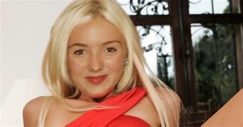 Neofakes Peyton List Fake