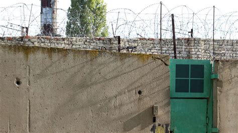 Windows 11 TPM Bypass How To Skip The TPM 2 0 Requirements PC Gamer