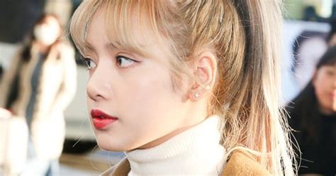 [포토] 블랙핑크 리사 화려한 금빛 미모