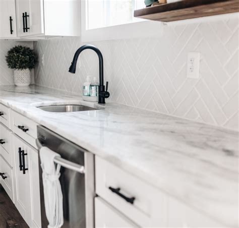 35 Amazing Herringbone Backsplash Ideas To Transform Your Kitchen