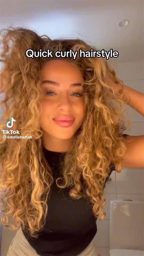 Easy Beach Curly Bum Hairstyle Idea Curly Hair Styles Curly Beach